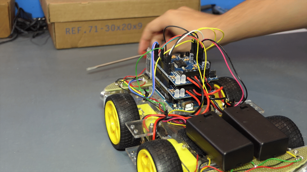 [6/50] Rover Arduino piloté par Bluetooth sur Android avec Virtuino