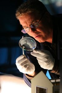 Gil-Grissom-Lab - BenTeK.fr